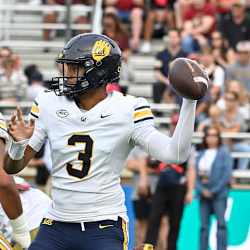 Freshman QB Jaron-Keawe Sagapolutele Dynamite in Cal Debut
