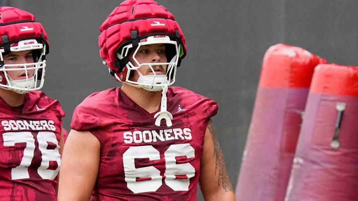 How Oklahoma OT Derek Simmons Has Adjusted to Sooners' Offense