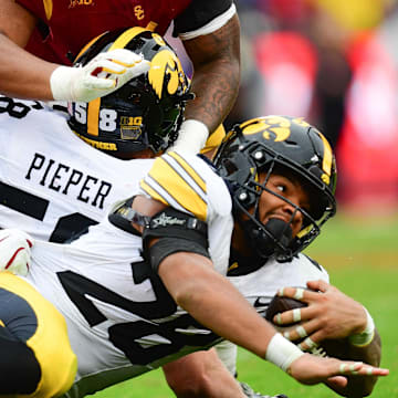 Iowa Hawkeyes Lose in Heartbreaking Fashion to Oregon