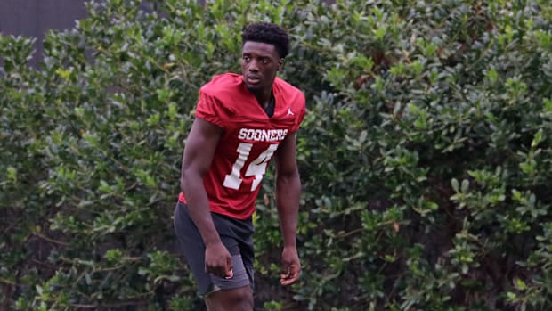 Why Oklahoma WR Elijah Thomas Has Earned Comparisons to Former SEC Star