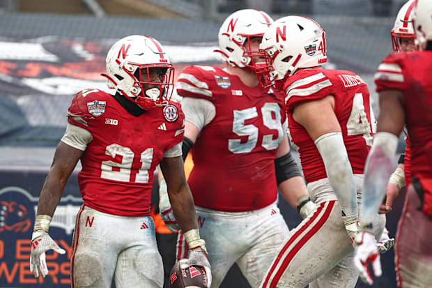 Huskers Hope Tight-Knit Nebraska Football Locker Room Translates into ...