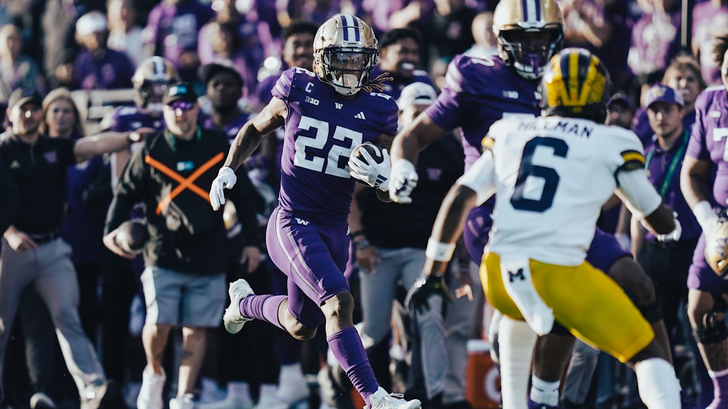 Ex-Husky Running Back Cam Davis Will Stay in Big Ten, Join Minnesota