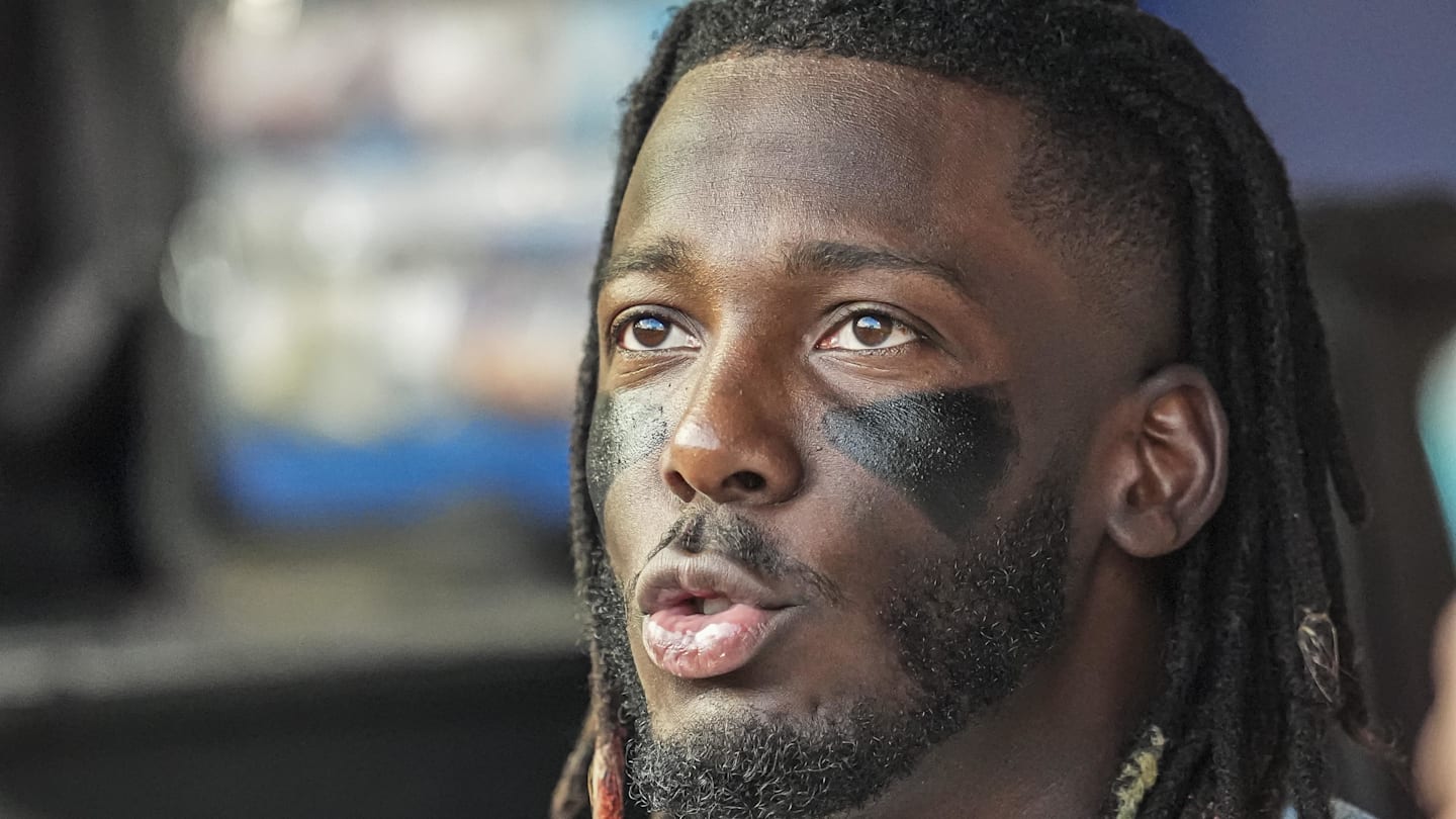 Elly De La Cruz's Bowman 1st Superfractor Auto Starting at Auction for $1