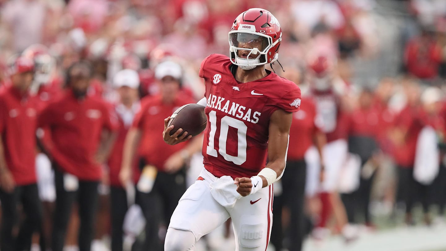 LSU vs. Arkansas score prediction by expert football model