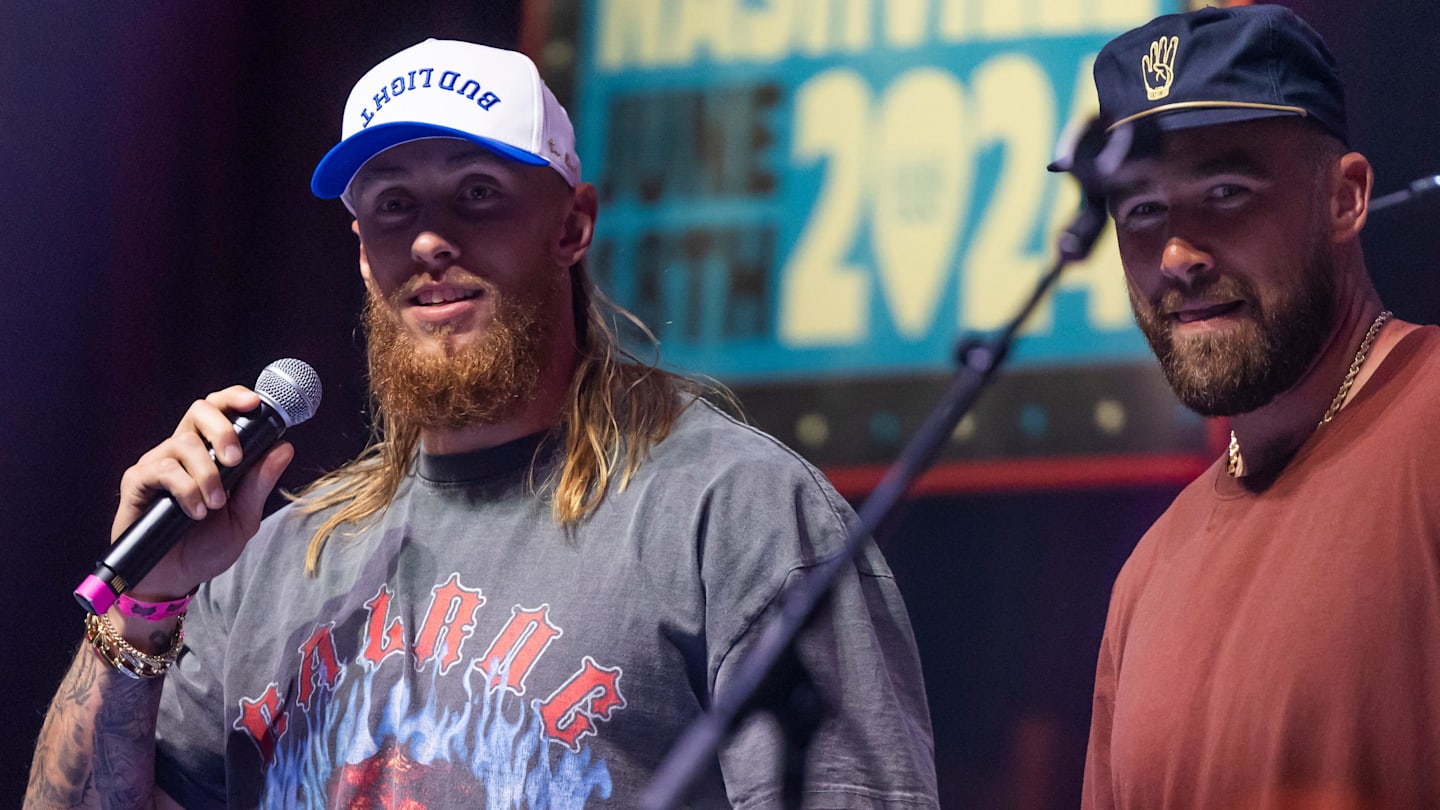 George Kittle crushes 'Love Story' singing with Taylor Swift and Travis ...