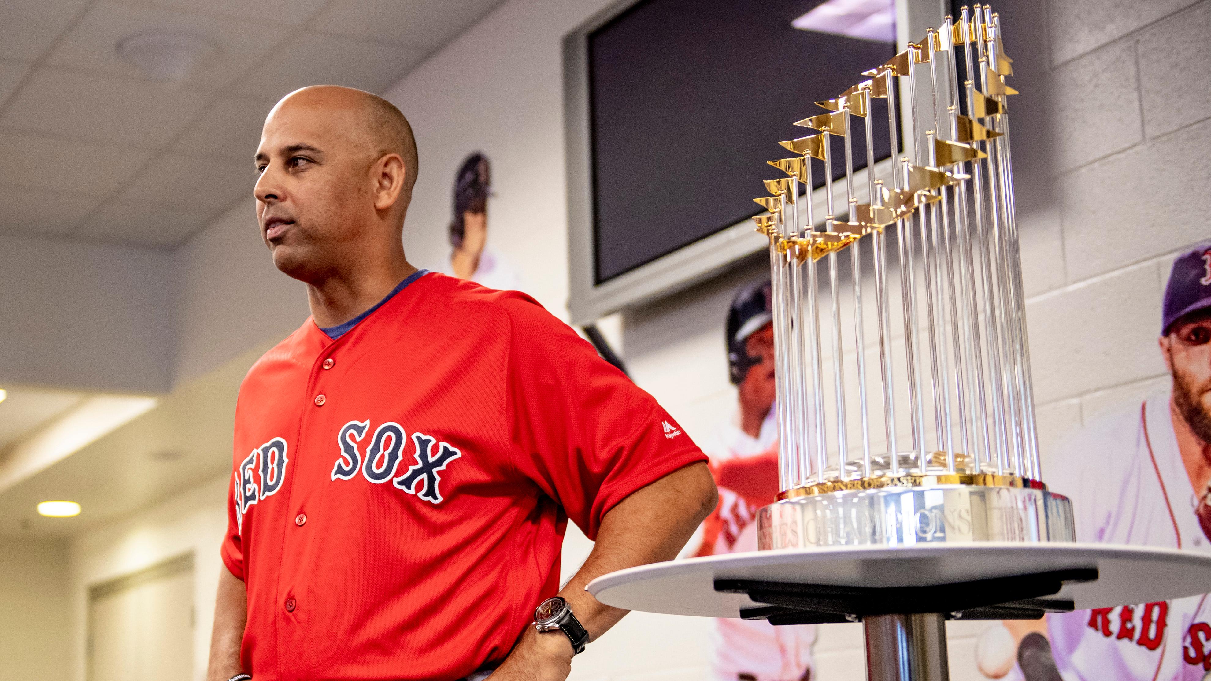 Alex Cora reaches 400 win milestone as Red Sox manager