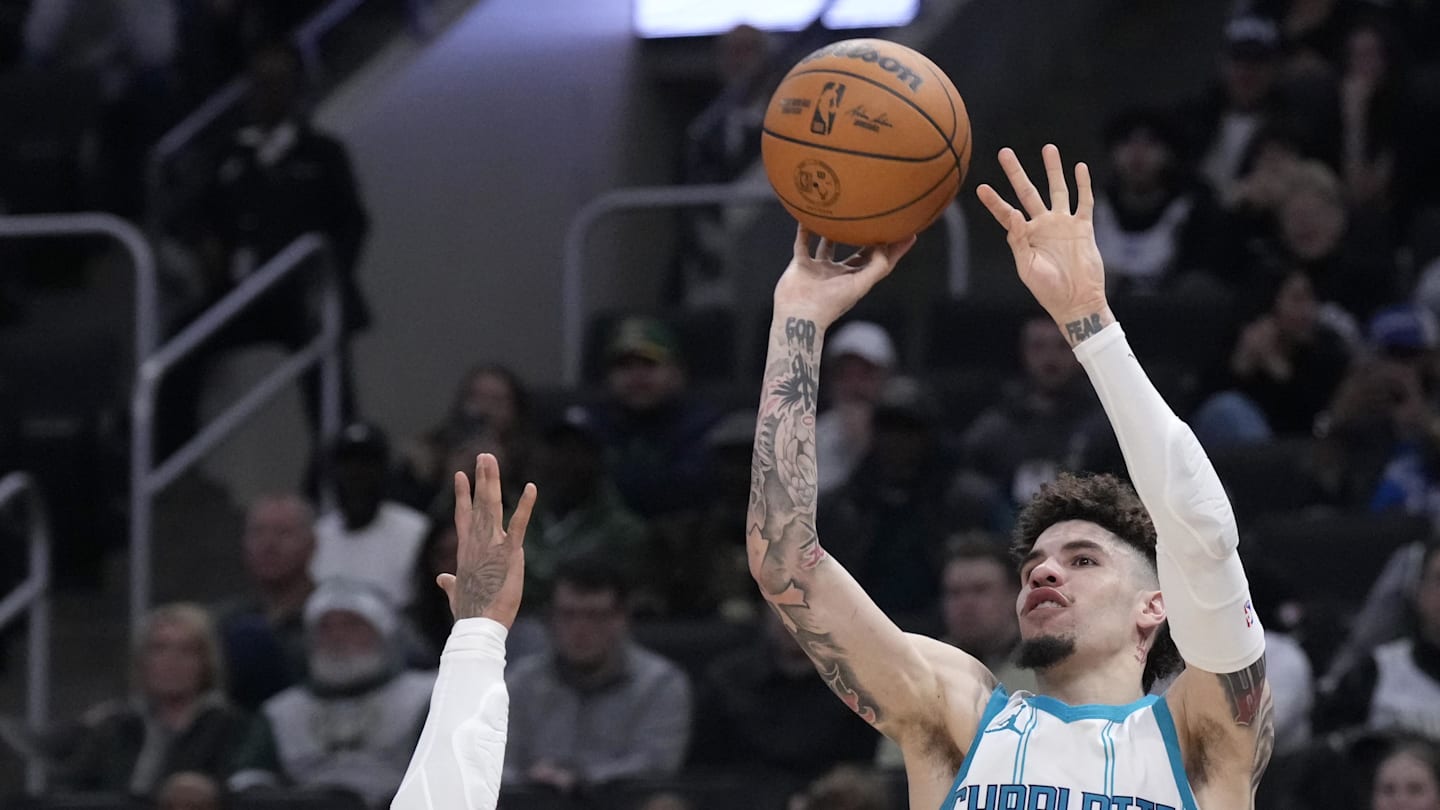 LaMelo Ball’s Ridiculous Step-Back Three-Pointer Had Fans Making So ...