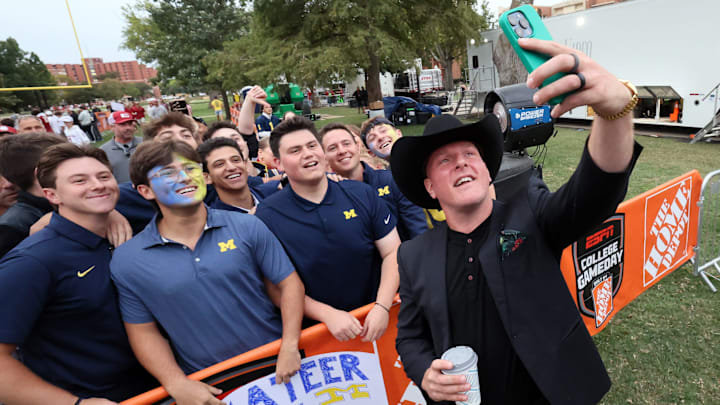 Pat McAfee pays for all $250k 'College GameDay' kick winners personally