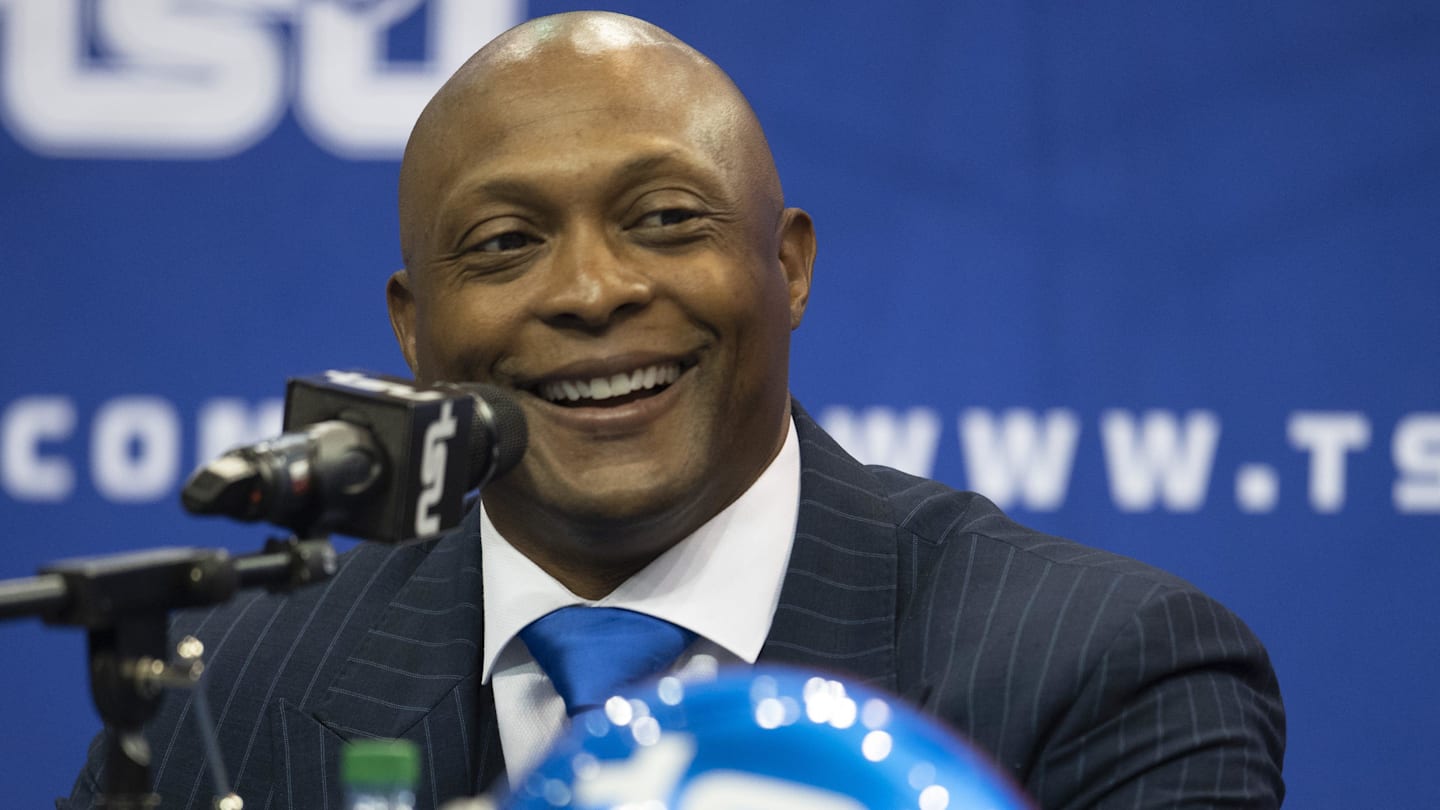 Bears complete beneficial Eddie George interview