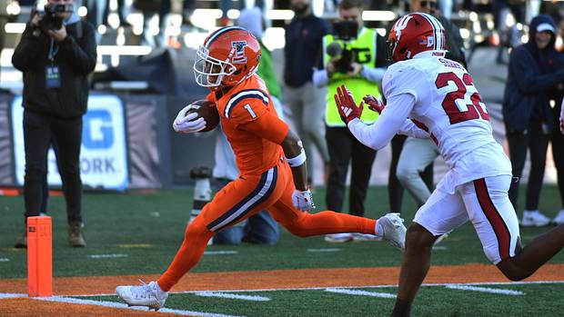 First Look at Indiana Football Week Four Opponent: Illinois