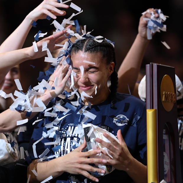 UConn star Azzi Fudd believes Kobe Bryant, Gigi, God 'watching down on us'