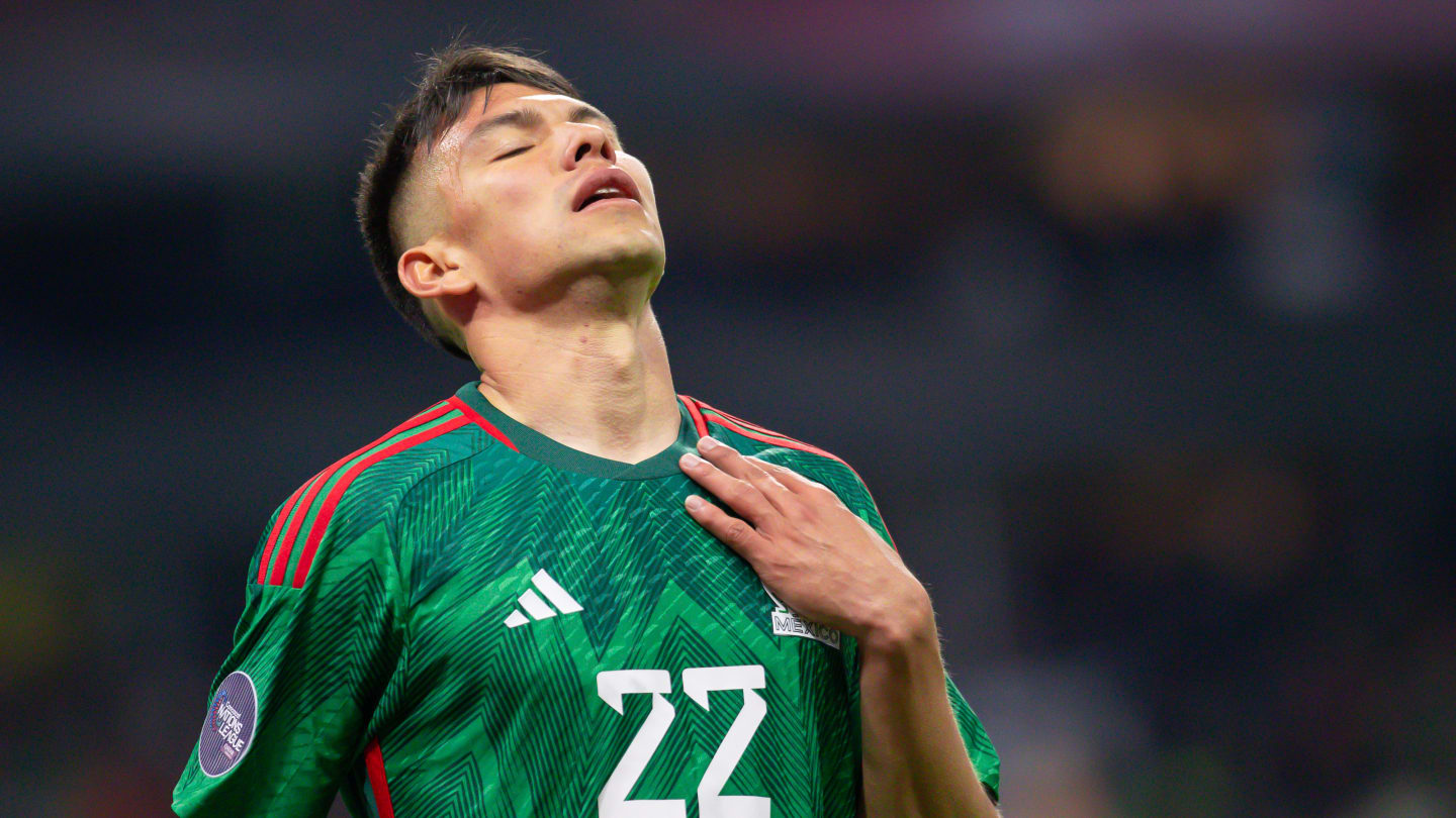 Chucky Lozano está sobre la mesa de 4 equipos de la Premier League.