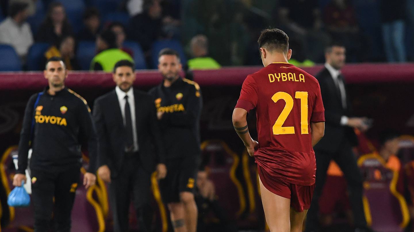 Cedera, Jose Mourinho Sebut Dybala Berpeluang Absen di Piala Dunia 2022
