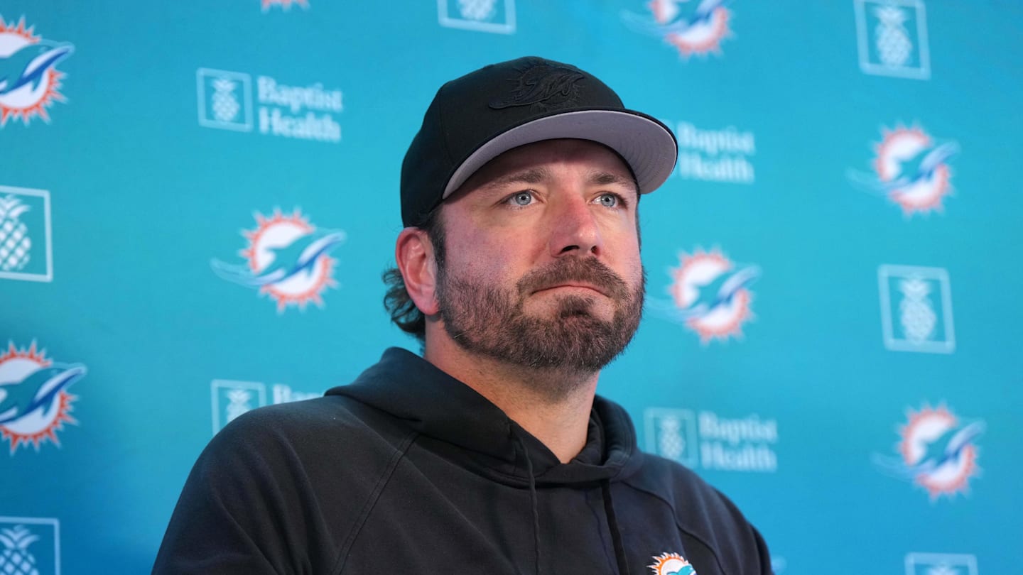 Dolphins OC Explains Controversial Choice About Jonah Savaiinaea