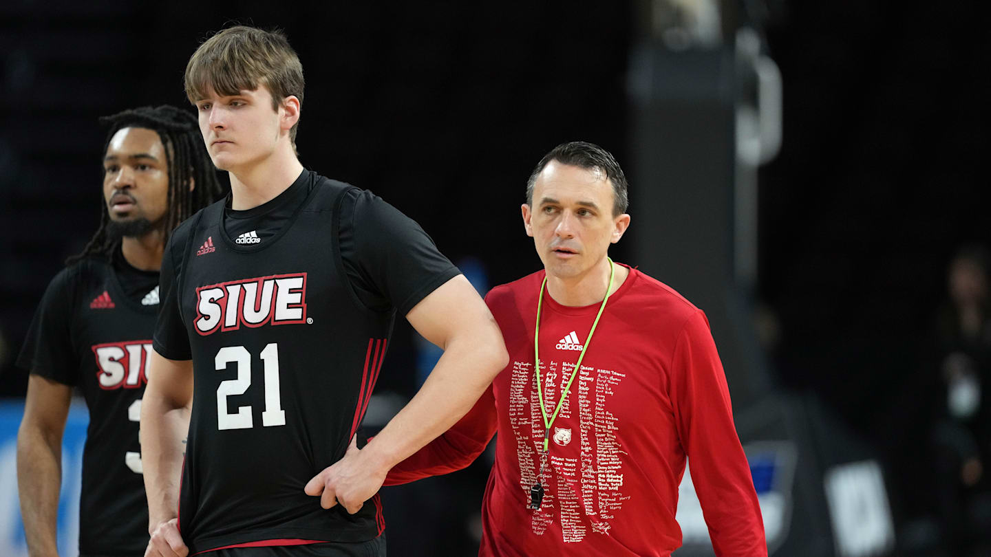 What SIU Edwardsville coach Brian Barone said on facing Houston in NCAA ...