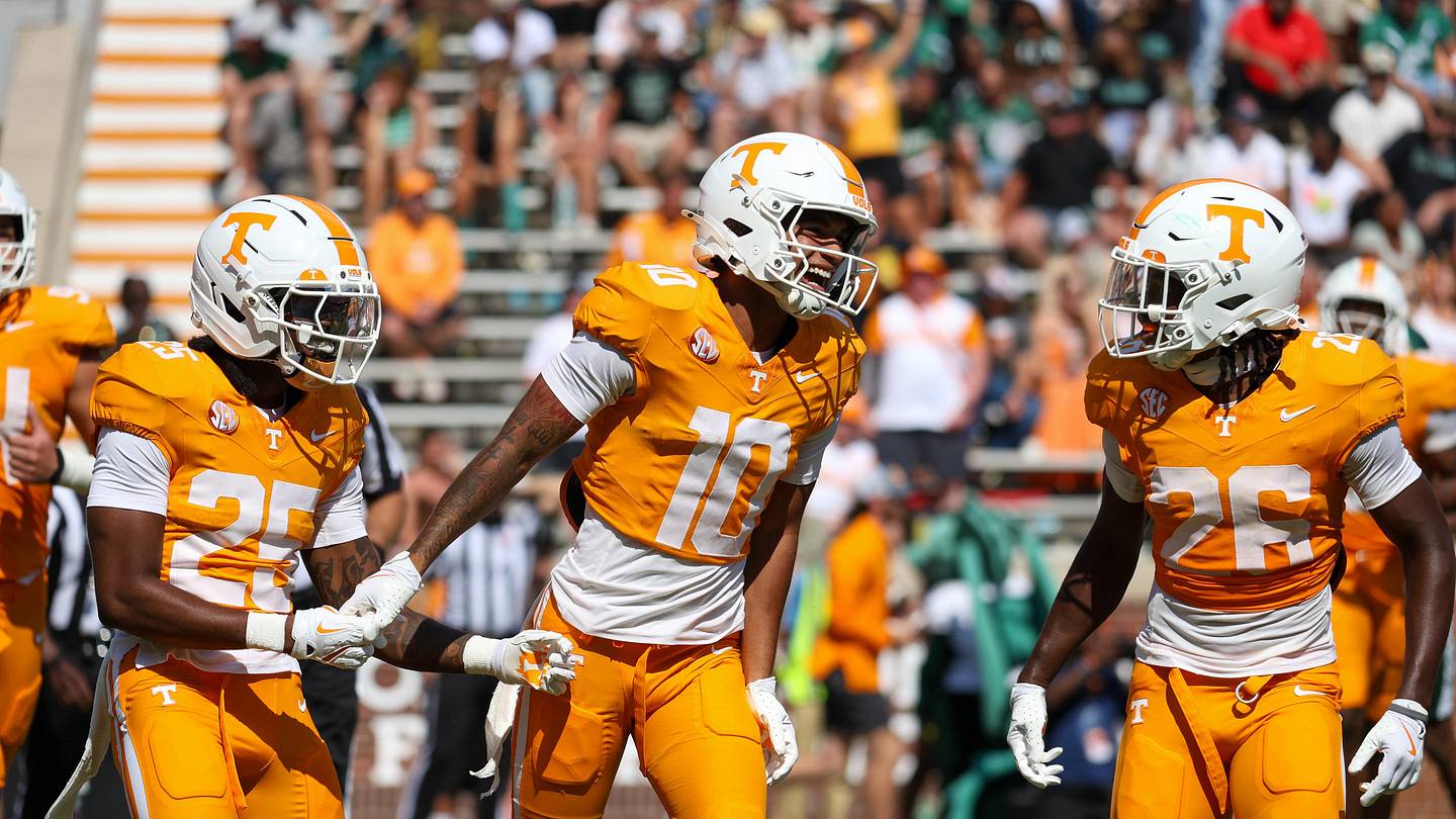 Tennessee Football to Wear All Orange Against Mississippi State Whiteout