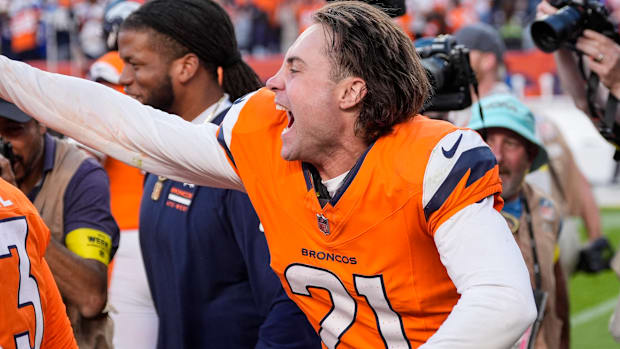 Broncos Coaches Sound Off on Riley Moss Amid Penalty Epidemic