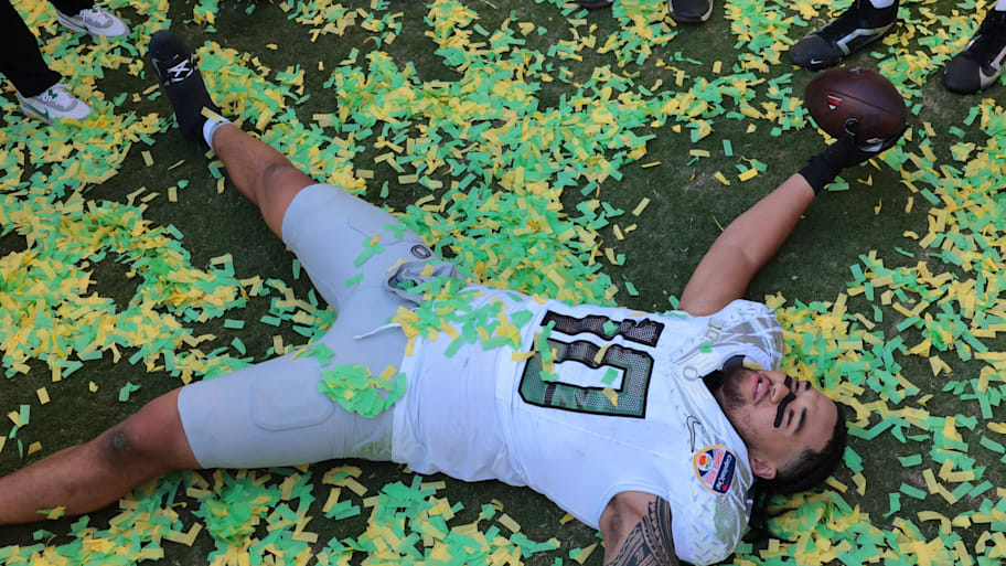 Oregon Gains and Loses a Tight End in the Transfer Portal | Yardbarker