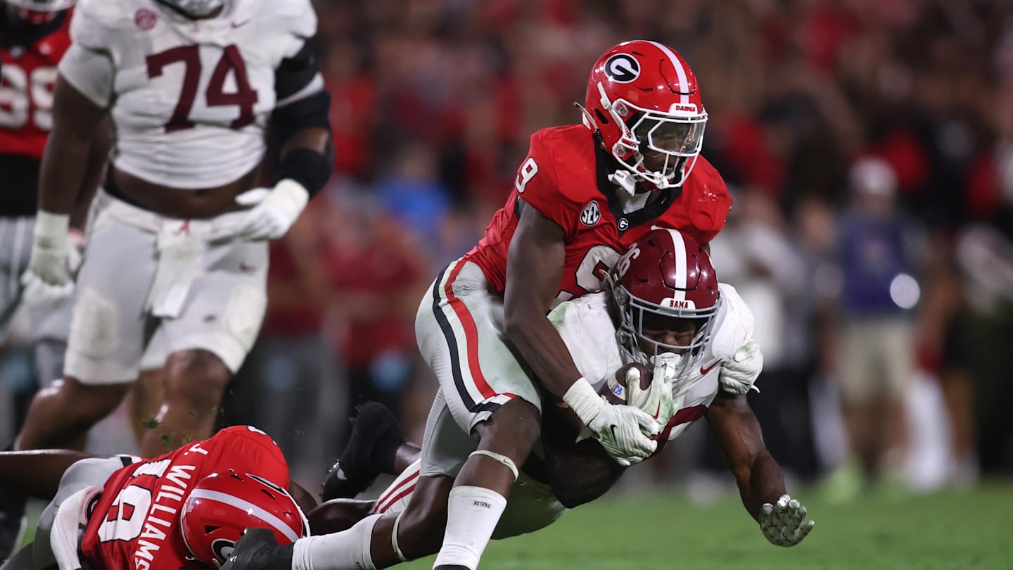Alabama Running Backs' Struggles to Accrue Yardage: Just a Minute