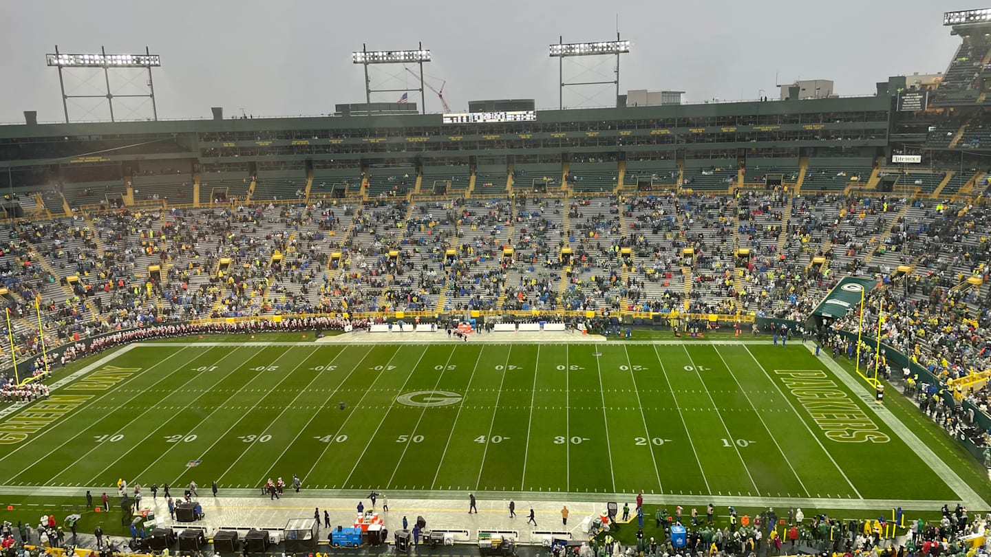 Live Updates: Lions Beat Sloppy Packers 24-14