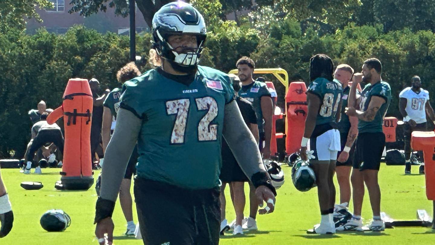 Eagles Offensive Lineman Plays Iron Man: "You Have To Earn It At This ...