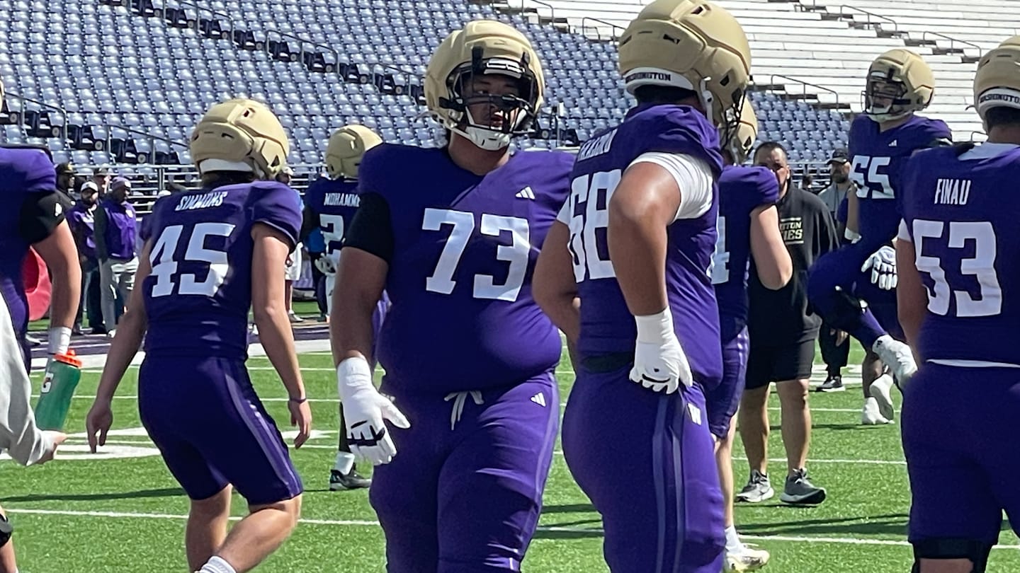 Champ Gets Chance to Go a Few Rounds in UW Practice No. 3