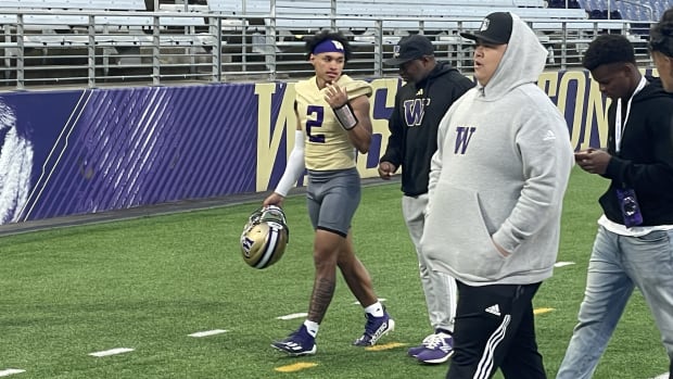 Demond Williams Jr. Is UW Freshman Quarterback Ahead of His Time