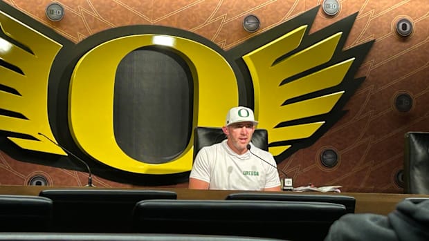 Oregon Ducks' Drew Mehringer Reveals Coaching Strategy with Tight Ends