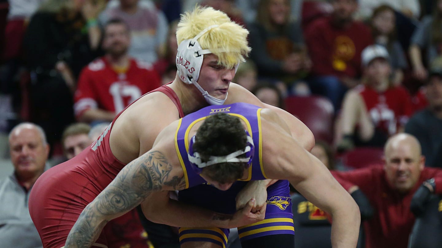 Iowa State wrestling starts busy weekend with Top 25 victory