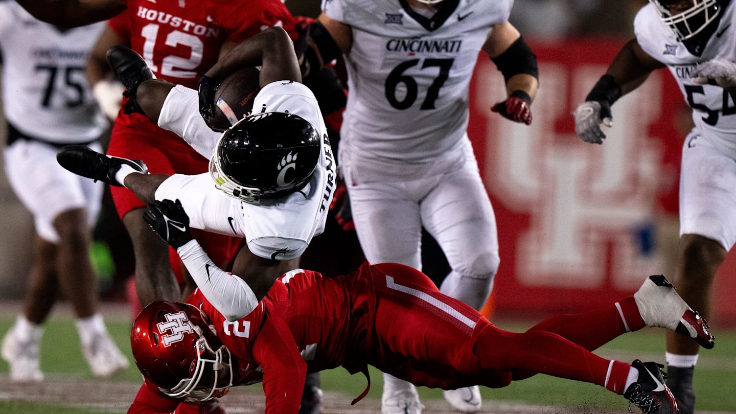 Look: Cincinnati Bearcats Football Releases Uniform Combination For ...
