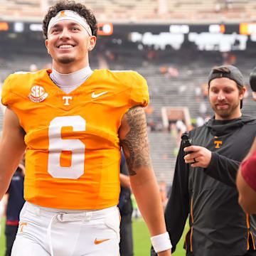 Tennessee EDGE Target Hezekiah Harris Will Announce His Final Decision ...