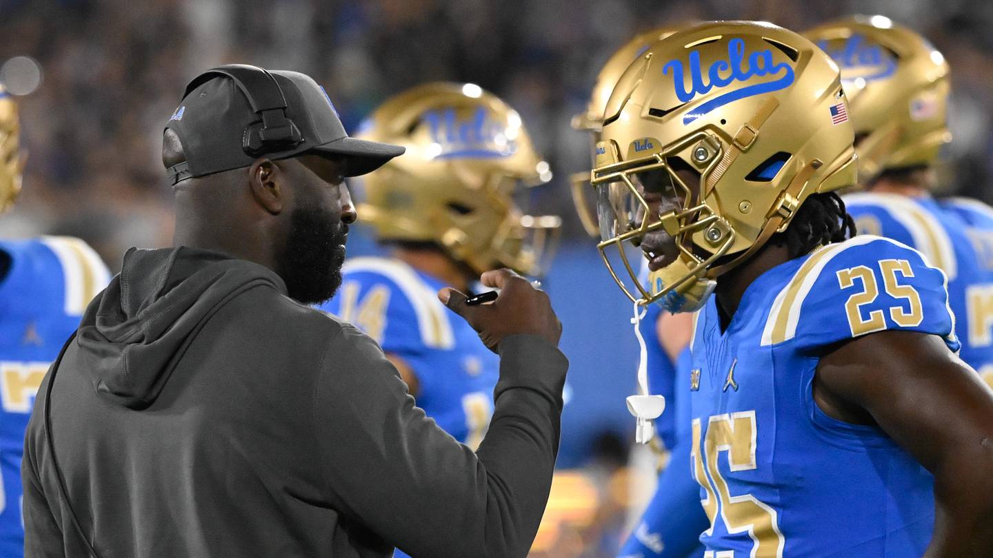UCLA Extends Offer to 2027 WR From Florida