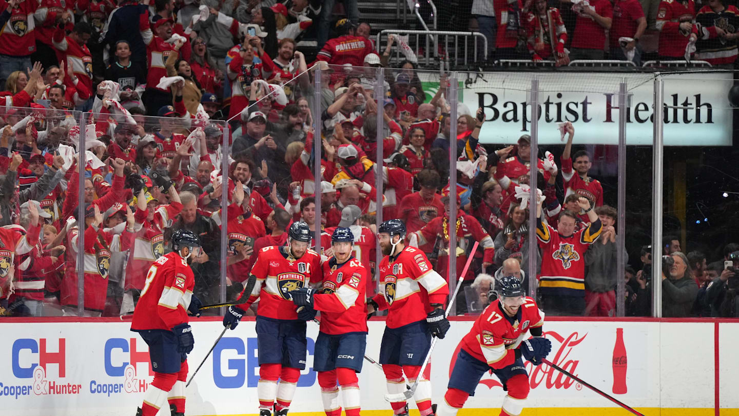 Panthers Fans Had Electric Four-Word Chant at End of Game 2 Win Over Oilers