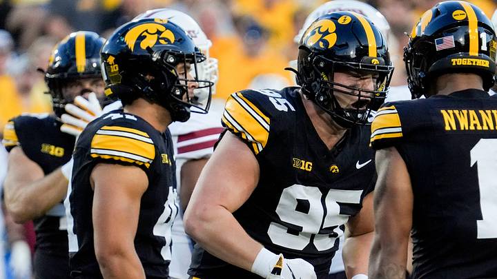 Iowa Hawkeyes' Aaron Graves Reacts to Wisconsin's Unusual Punishment