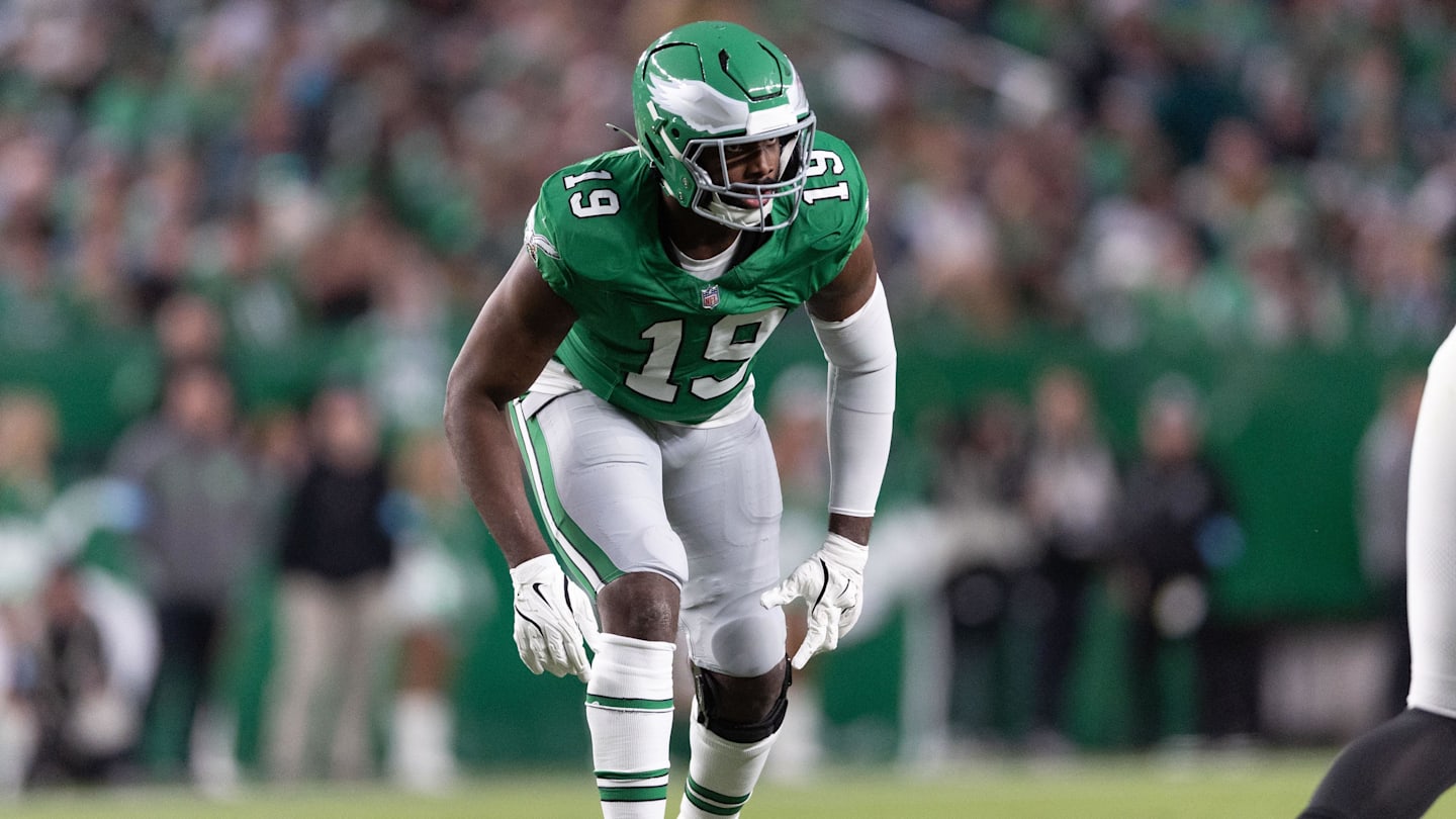 Cardinals Poach Eagles Star Pass Rusher Josh Sweat With Four-Year Deal