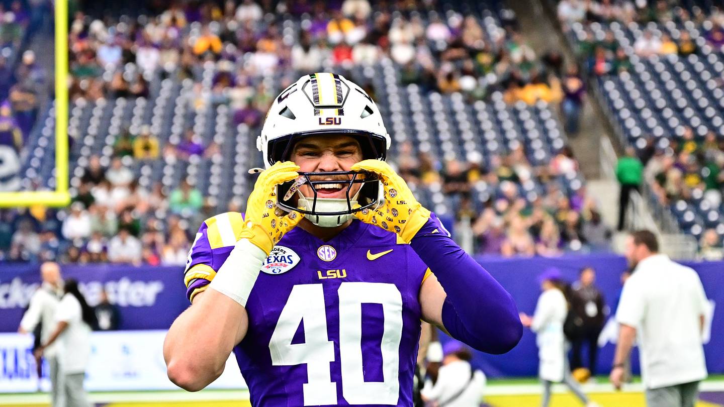 LSU Football Starting Linebacker's Status in Jeopardy Ahead of Texas A ...
