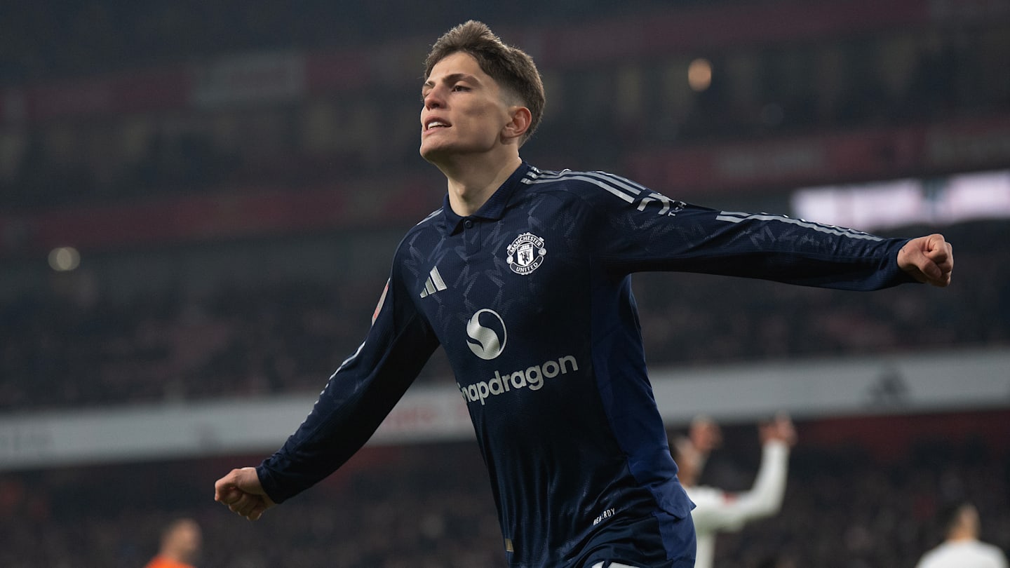 Alejandro Garnacho's agents spotted at Stamford Bridge as Chelsea ...