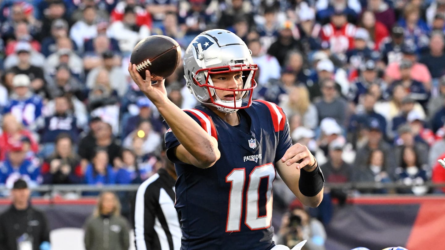 Mike McDaniel Gushes Over Drake Maye Ahead of Dolphins' Matchup vs ...