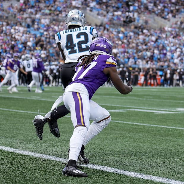 Bills fill injured DeWayne Carter's roster spot with ex-Panthers ...