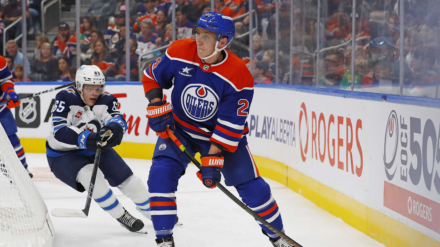 Edmonton Oilers Sign Defenseman After PTO