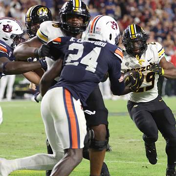 Mizzou Football Gets Rebound Win, Rolls Past UMass in Blowout
