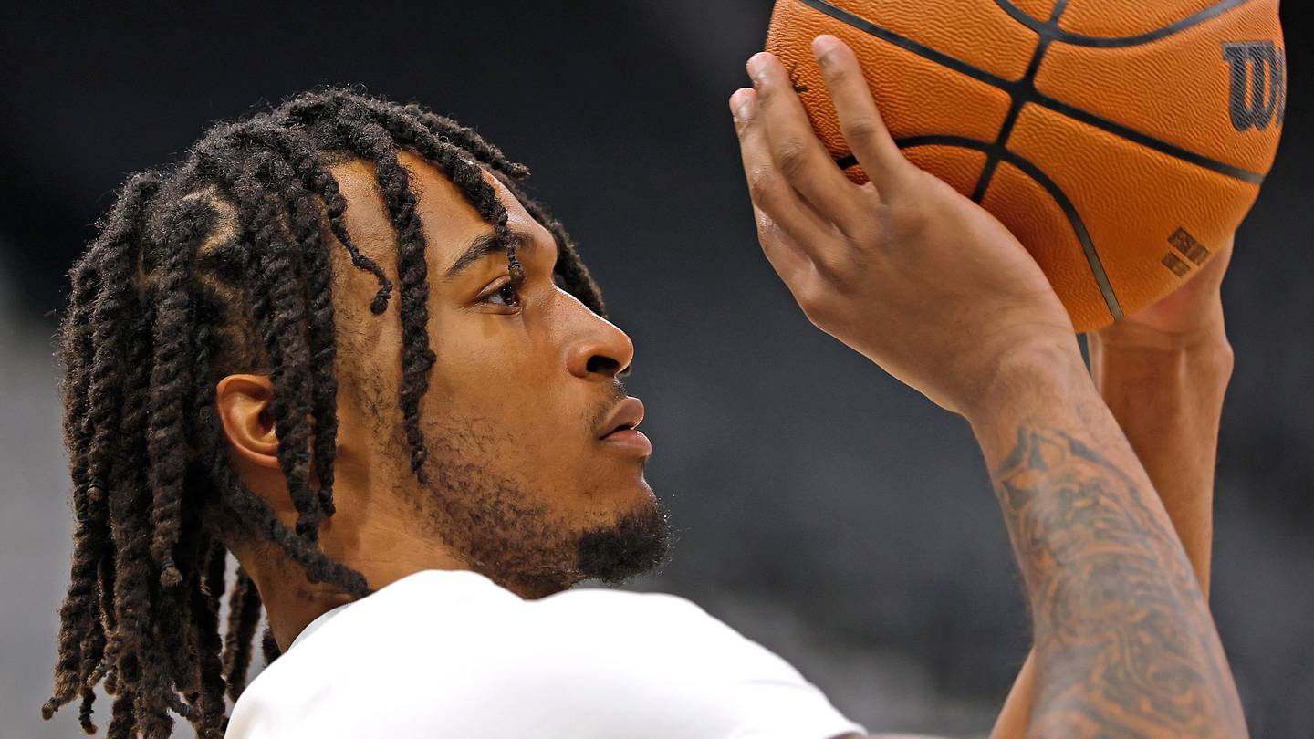 Former UConn Star Shows Off All-Around NBA Game In Professional Debut