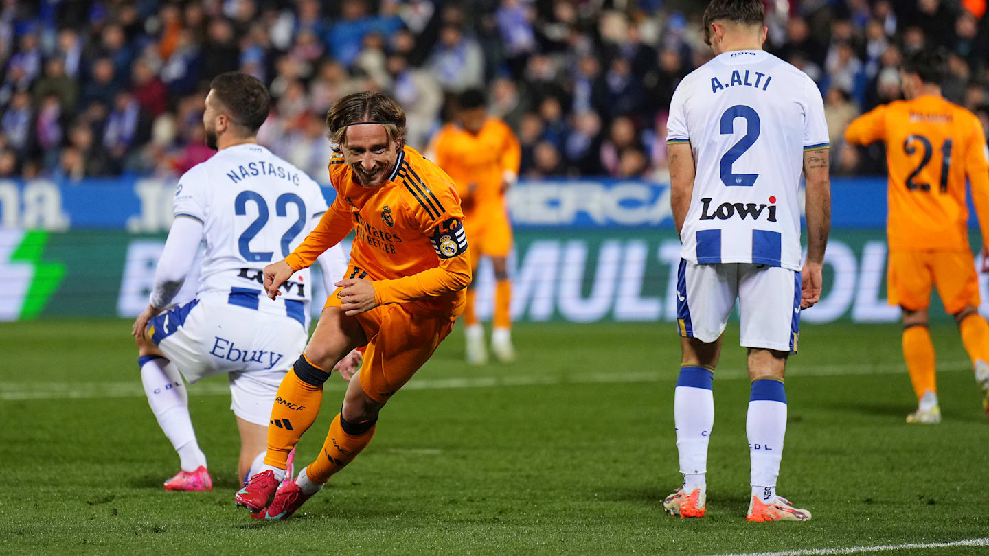 El Real Madrid se pone arriba: goles de Modric y Vini para el 2-0 ...