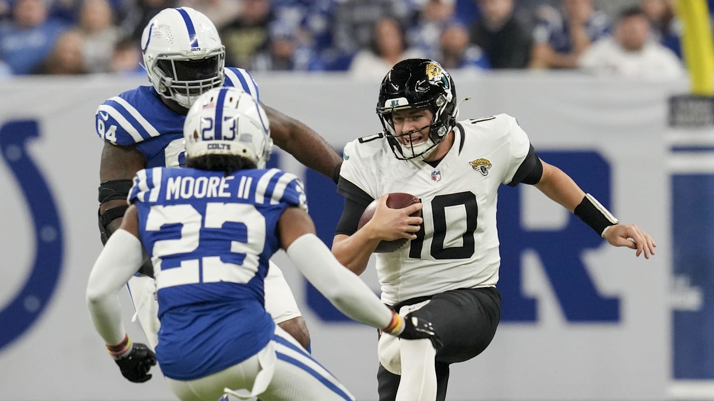 Jaguars Suffer Record-Breaking Loss to Colts in Season Finale