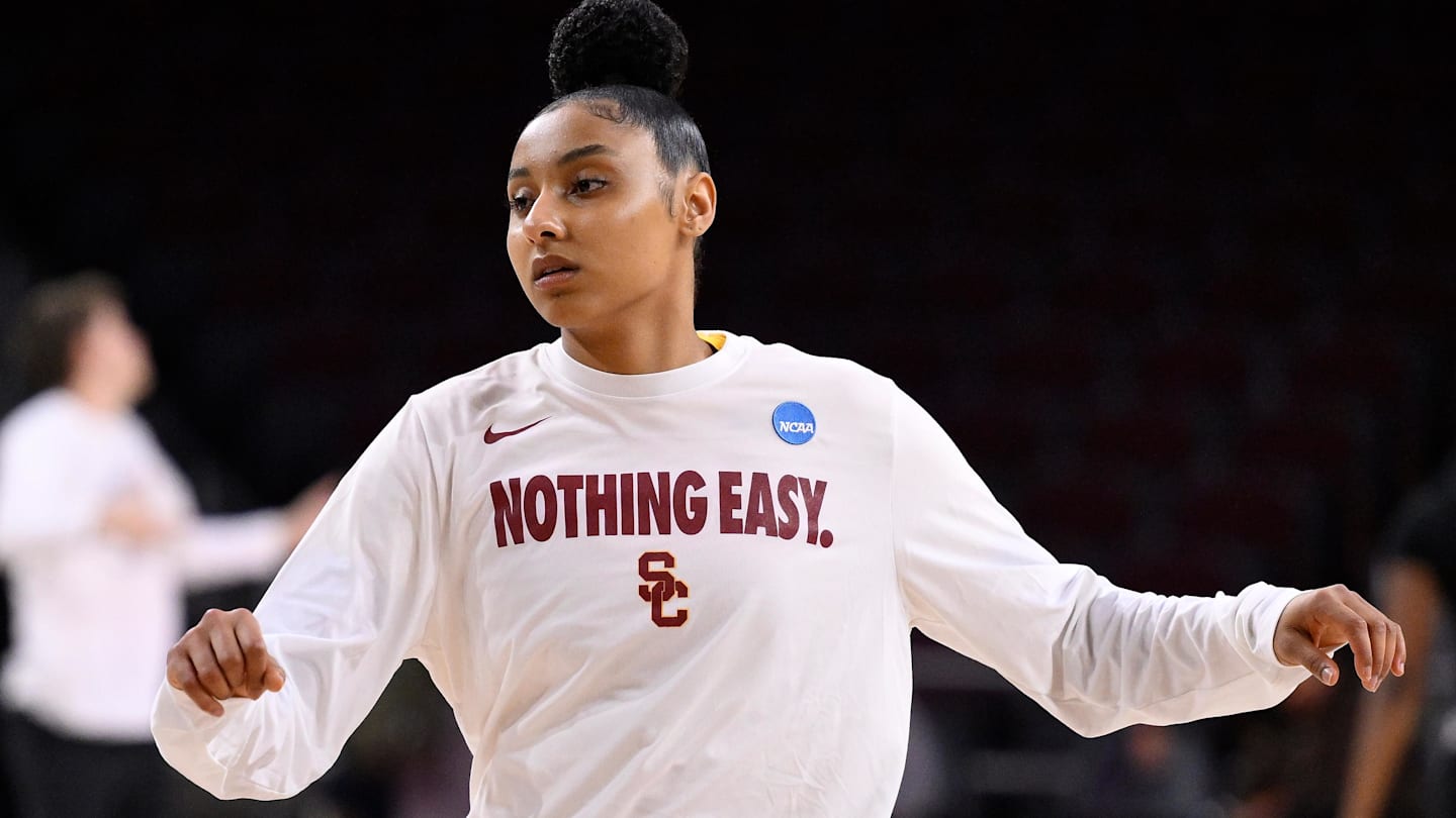 NFL QB Jayden Daniels sees USC’s JuJu Watkins scary injury in-person