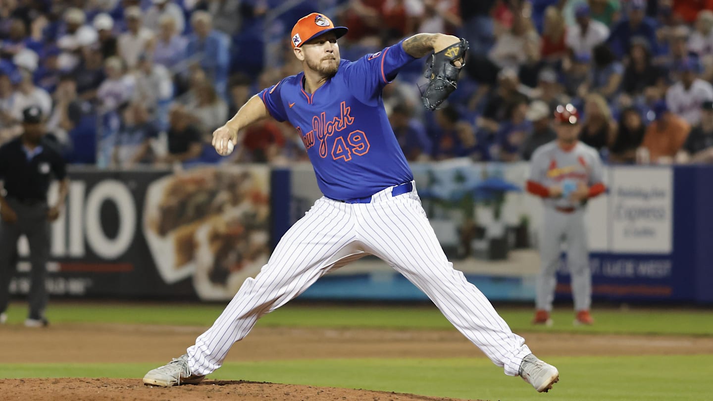 Mets recall veteran reliever Chris Devenski from Triple-A Syracuse