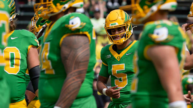 Oregon Ducks Take Down Montana State in Game of Fresh Faces