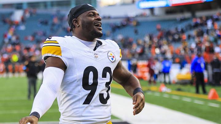 Former Steelers linebacker Mark Robinson joins Patriots to face his old ...