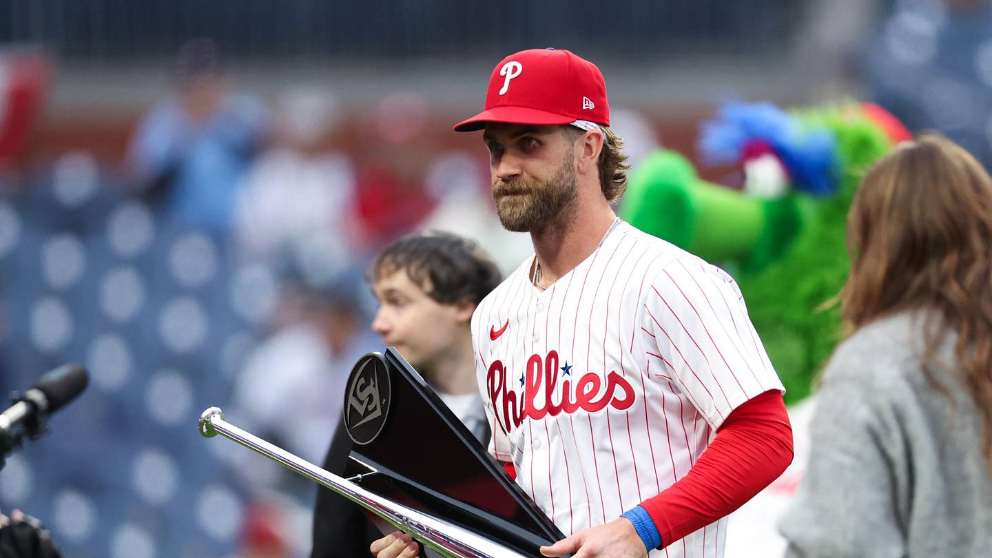 Philadelphia Phillies' Bryce Harper Praises Los Angeles Sports Teams