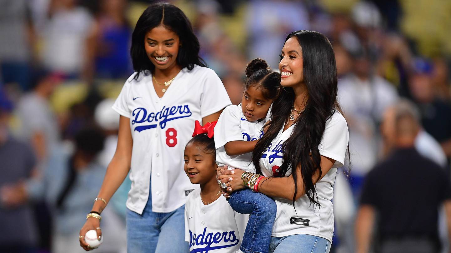 Vanessa Bryant, daughter Natalia tiny beside 6-foot-3 Angel Reese after ...
